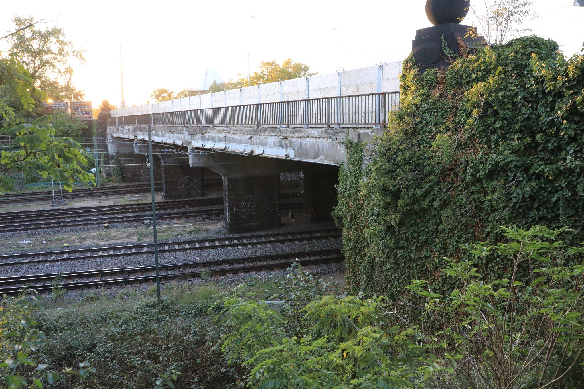 Rhine Road Bridge Darmstadt: Third Amendment Proposal