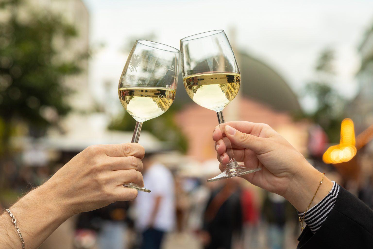 Darmstädter Weinfest: Programm, Wein & Verkaufsoffener Sonntag